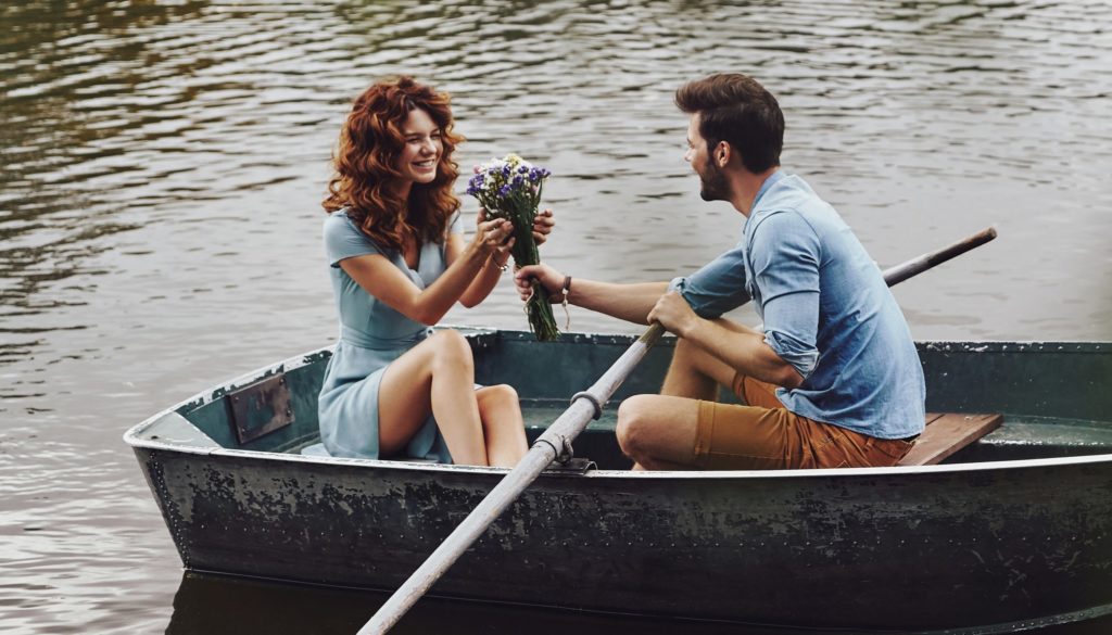 How do I flirt in English? Learn the most essential phrases - Learn ...