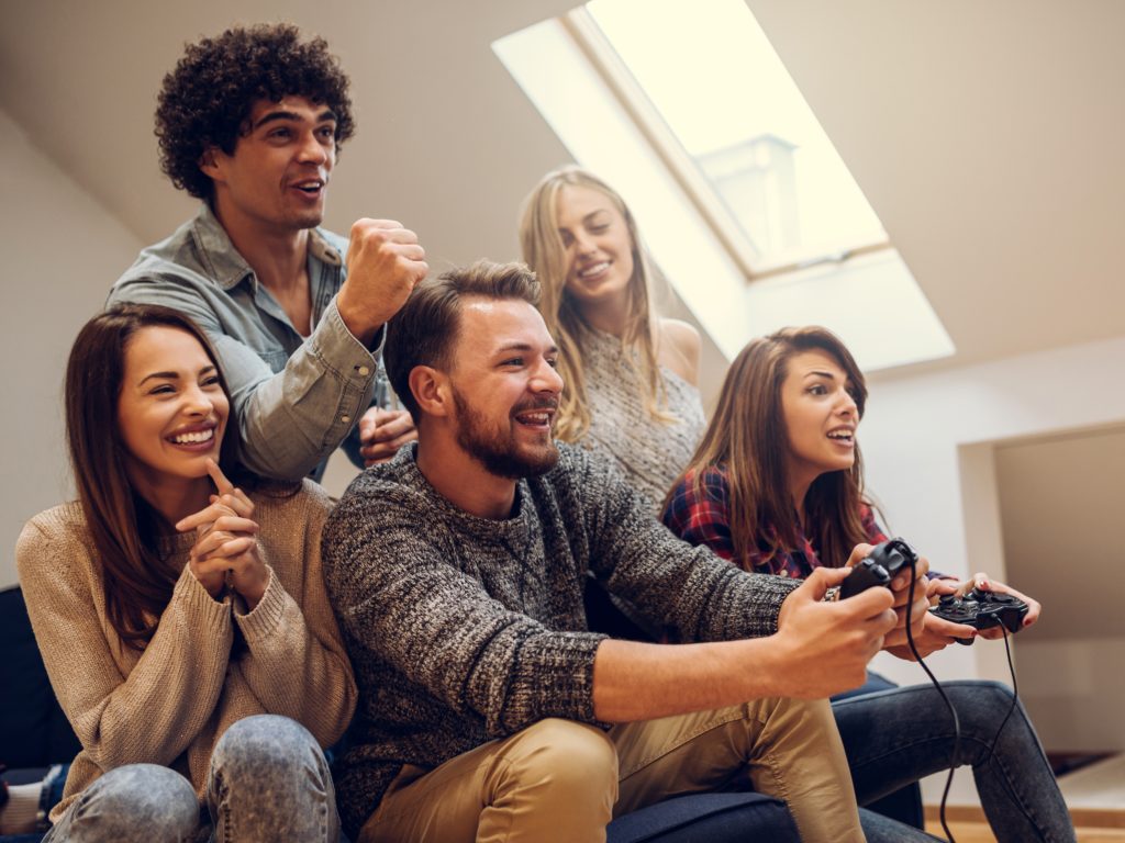 Practice Speaking the Dialogue: Gaming - Learn English with lingoneo